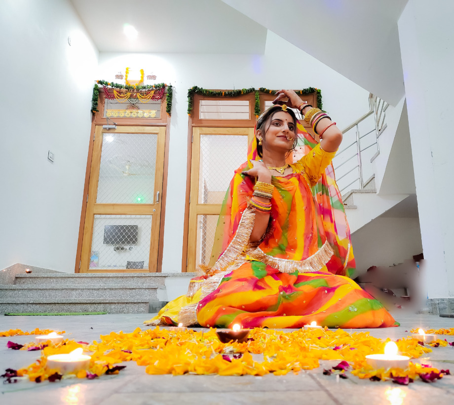 Stylish Pose Idea For Girls In Rajputi Dress » Pixaimages