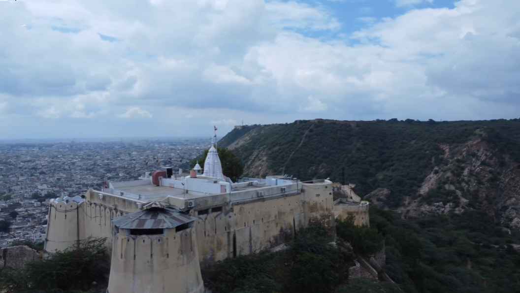 गढ़ गणेश मंदिर जयपुर जहां गणेश जी की पूजा बाल रूप में होती है: Garh ...
